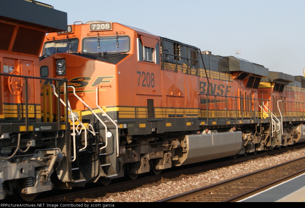 BNSF 7208